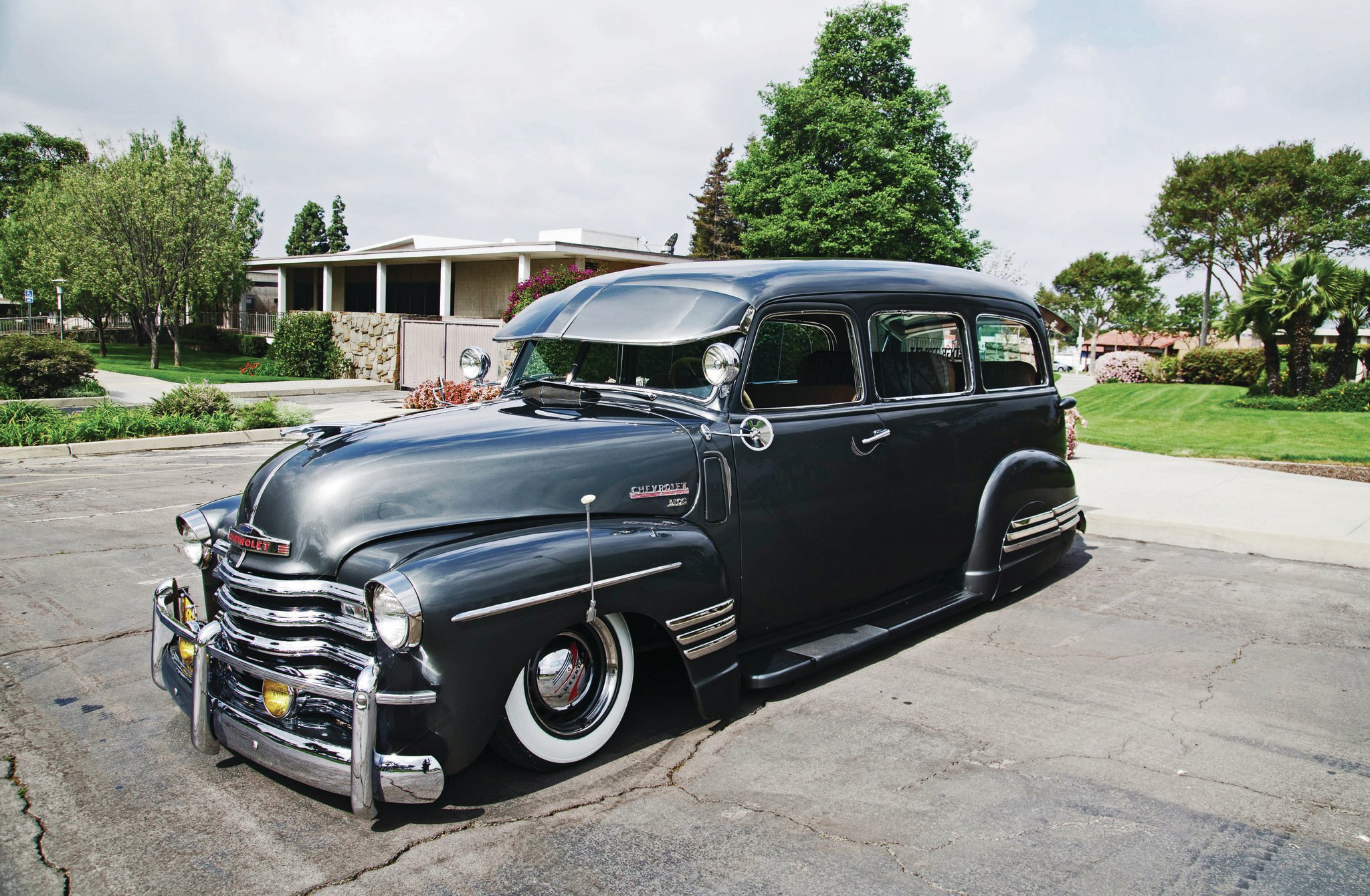 1948 Chevrolet Suburban - Bomb Threat